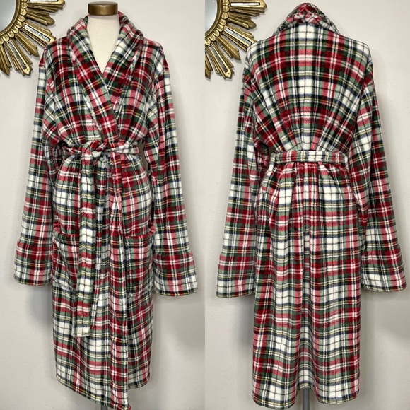 Pottery Barn | Intimates & Sleepwear | Pottery Barn Denver Plaid Plush ...